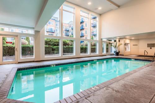 Cozy Belltown Condo With Amazing Elliott Bay Views - Kirkland, WA