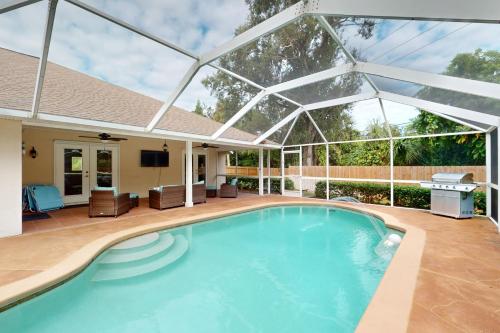 4365 Ninth Ln - Vero Beach, FL