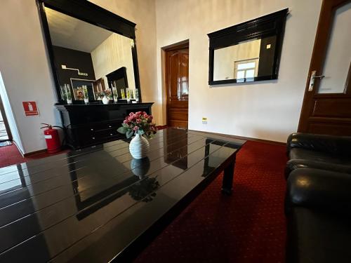 Crown Royal Camere 3 Stele - Alba Iulia