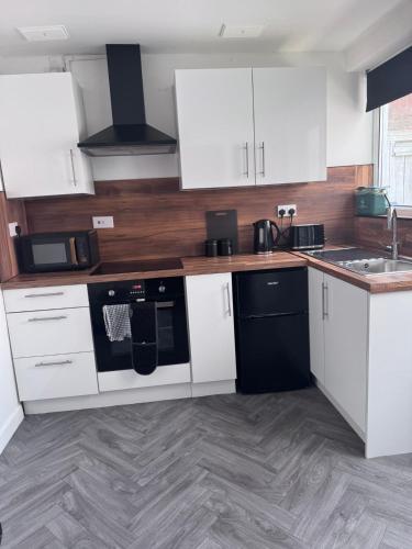 2 Bedroom House In City Centre Near Beach - Swansea, UK