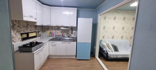 Liz House - Incheon