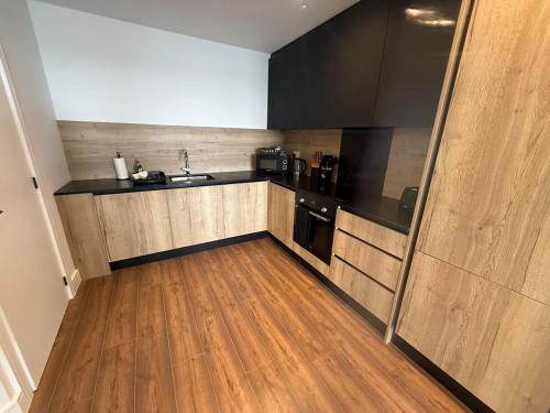 Cosy And Coastal Southend-on-sea City Apartment - Adventure Island