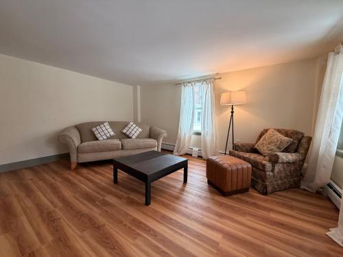 Spacious 4br Berkshire Escape Pet Friendly - Pittsfield State Forest, Pittsfield