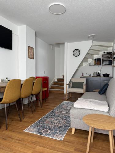 Freistehendes Ferienhaus Mit 4 Schlafzimmern Nur 1 Gehminute Vom Bahnhof - Fulda