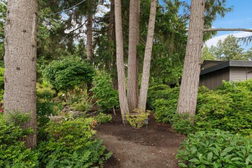 Luxe Glass Retreat | 2 Kings | Beach + Pickleball - Silverdale, WA
