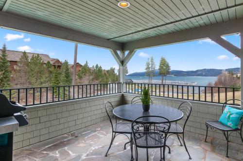 3br Lakefront Condo Beach Pool & Lake Views - Coeur d'Alene, ID