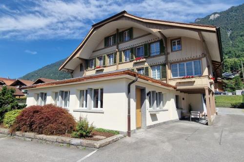A Post, Charming And Newly Renovated Apartment In A Historic 1851 House Near Interlaken - Ringgenberg