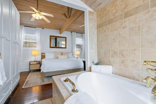 Santa Barbara Beach Cottage - Santa Barbara