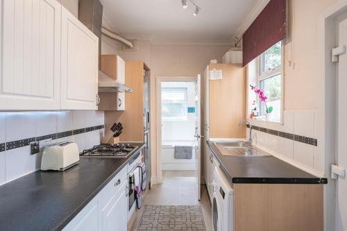 Spacious Northampton Family House - 20 Mins To Silverstone - Northampton