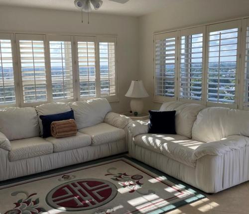 Two Bedroom Condo With Ocean Views And Private Balcony - Lauderdale-by-the-Sea, FL