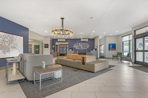 Best Western Plus Marquette Hotel & Suites - Marquette, MI