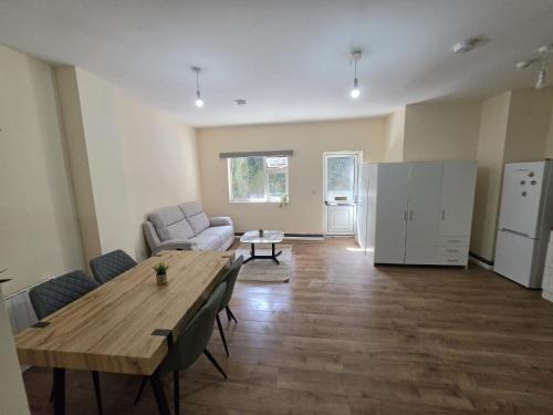Shamrock Premium Apartment - Cork