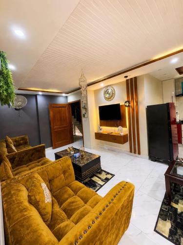Luxury Ac One Bed Apartment Bahria Town Lahore - Lahore