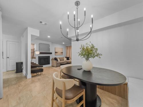 Modern & Stylish Arlington Home Near At&t Stadium - Carousel, Arlington