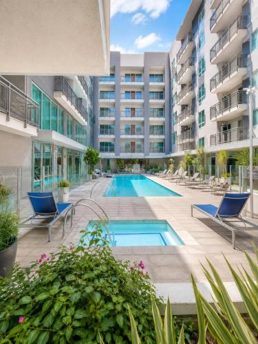Glendale Luxe Stays - Downtown - Burbank, CA