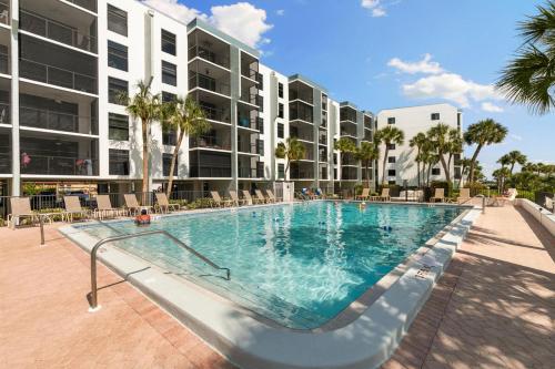 Luxury Waterfront Condo Beach & Sunset Views - Marco Island, FL