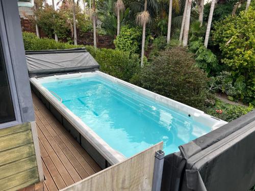 Restful Kerikeri Retreat - Spa, Views And Private Bathroom - Northland