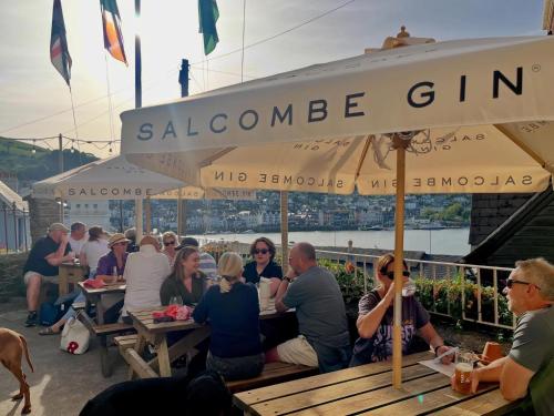 The Ship Inn, Dartbank - Dartmouth