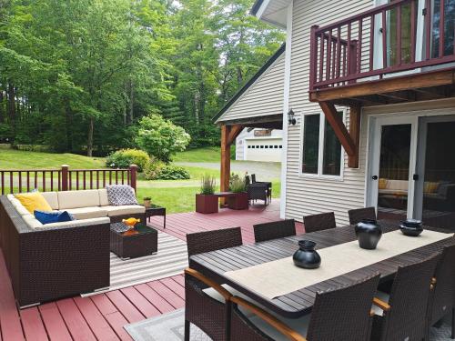 Authentic Vt Chalet, Hot Tub, Fire Pit, Mt Snow - Vermont