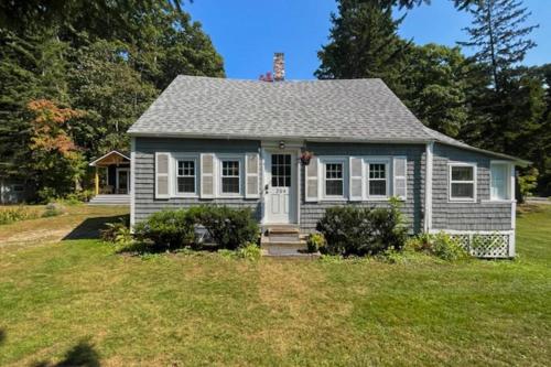 Charming Boothbay Harbor Cottage With Partial Ac, Full Kitchen, And Sun Room - Boothbay Harbor, ME