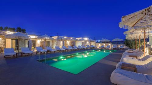 Zefyria Luxury Suites - Milos