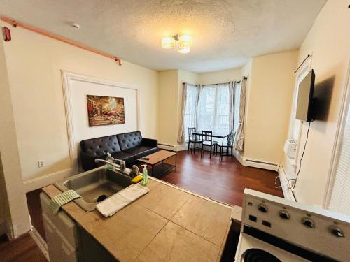 531 Nice Apartment Near Whole Foods, Brown University, Downtown - Providence, RI