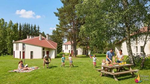 Les Gites Du Bois De Chelles - Haute-Loire
