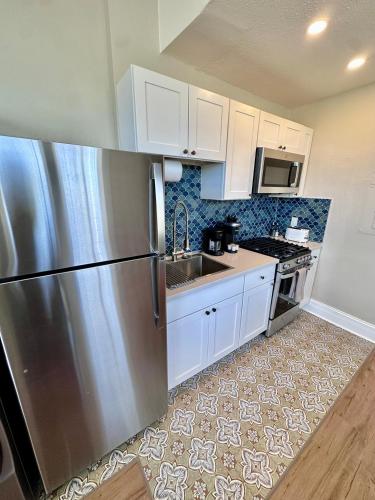Newly Remodeled Luxury Studio 2 Blocks To Square! - Prescott, AZ