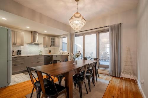 Charming Old City Haven Parking - Rooftop - Sleeps 8 - Philadelphia, PA