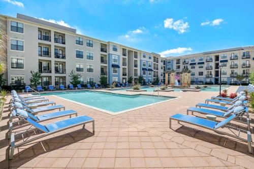 Solis Stay 1-king Bed Sofa Bed In Frisco With Pool And Gym Access - Frisco, TX