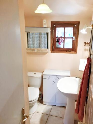 Appartement Confortable A Mesnay - 70 M² - Balcon Prive - Jura