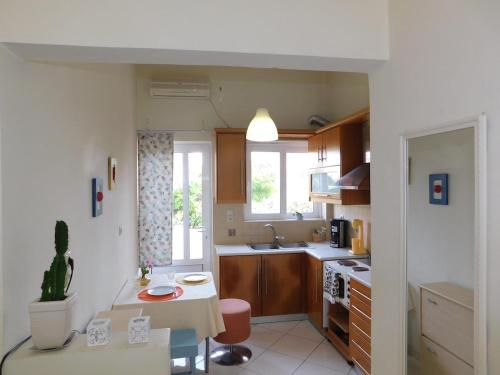 Sweet Apartment In Nea Chora, Balcony & Mountain View, Steps From The Sea - Chania