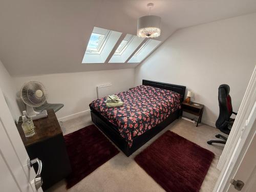 The Trinity - Double Room Suite 1 With Study & En-suite, M40 Access - High Wycombe