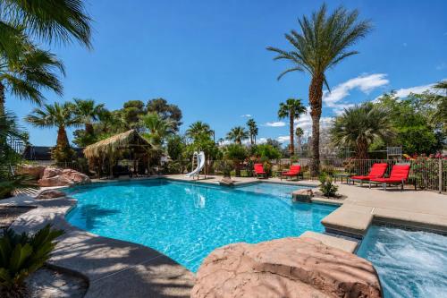 Resort Style Villa For Families & Groups With Pool, Hot Tub, Basketball, Mini Golf. - Las Vegas, NV