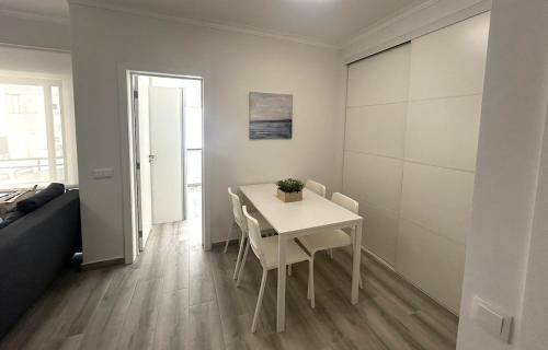 Quarteira Avenida Praia With Parking, 3 Min From Beach - Quarteira