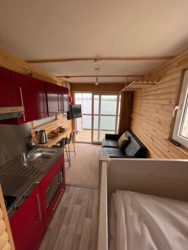 Lake View Lodge Pod - Chichester