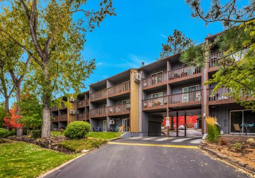 Cozy Ground Floor Studio Near Downtown Bend - Bend, OR