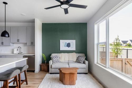 Landing Stunning 3bd Pool Clubhouse - Edmond, OK