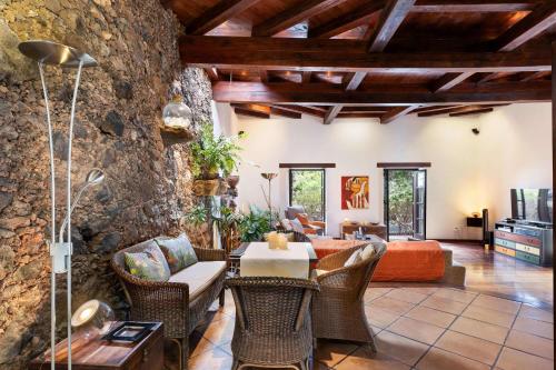Authentic Canarian Estate By Bayside - Puerto del Carmen