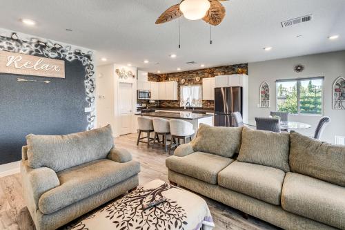 Private Pool & Patio! Family Getaway In Stockton - Stockton, CA