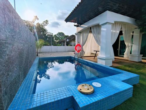 Luxpro Private Pool Bungalow Seremban - Seremban