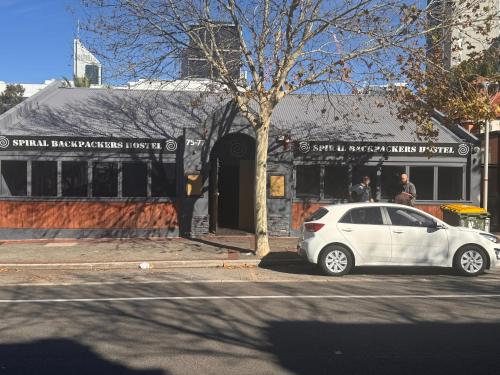 Spiral Backpackers Hostel - Valid Passport Required To Check In - Western Australia