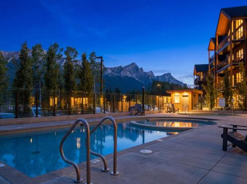 Charming Mountain Escape 1br With Patio Near Banff - Canmore