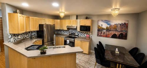 Cozy 4 Bedroom Home Near Tecumseh Mall - Windsor, Ontàrio, Canadà