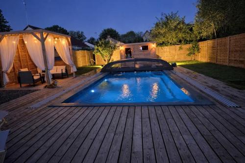 Lodge Avec Piscine Chauffee Privative Et Ou Studio Avec Son Spa, Sauna Hamamm Privatifs - Loiret