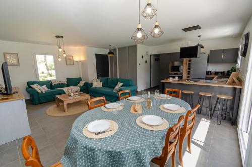 Grande Villa 10 Personnes - Piscine Privee - Grand Jardin - Climatisation - Proche Plages Soulac - Gironde