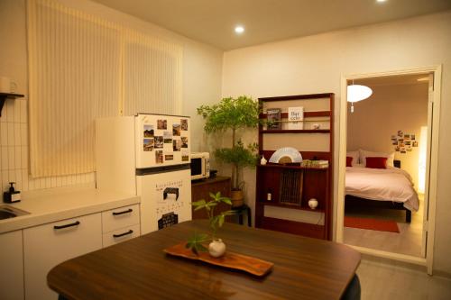 Mapo 1f, Modern Hinoki-wood Hanok 2rm , 3bed - Seul