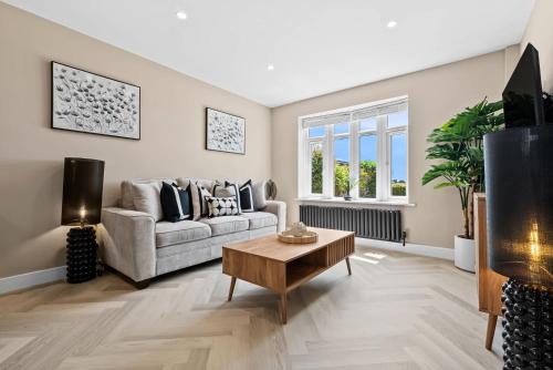 3br Luxury Chic Spacious House With Private Parking Summer Special Offer By Blue Puffin Stays - Portsmouth