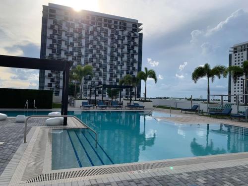 Doral Miami 2b2b With Poolfree Parking! - Doral, FL