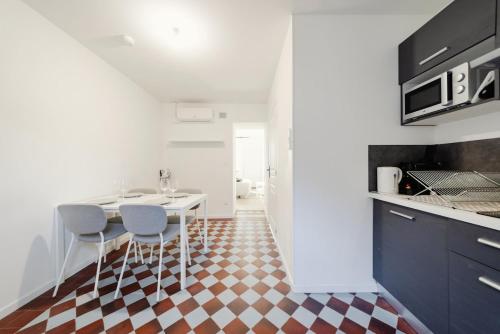 Studio For 2 People - Air-conditioned - Train Station And City Center - Bourg-en-Bresse